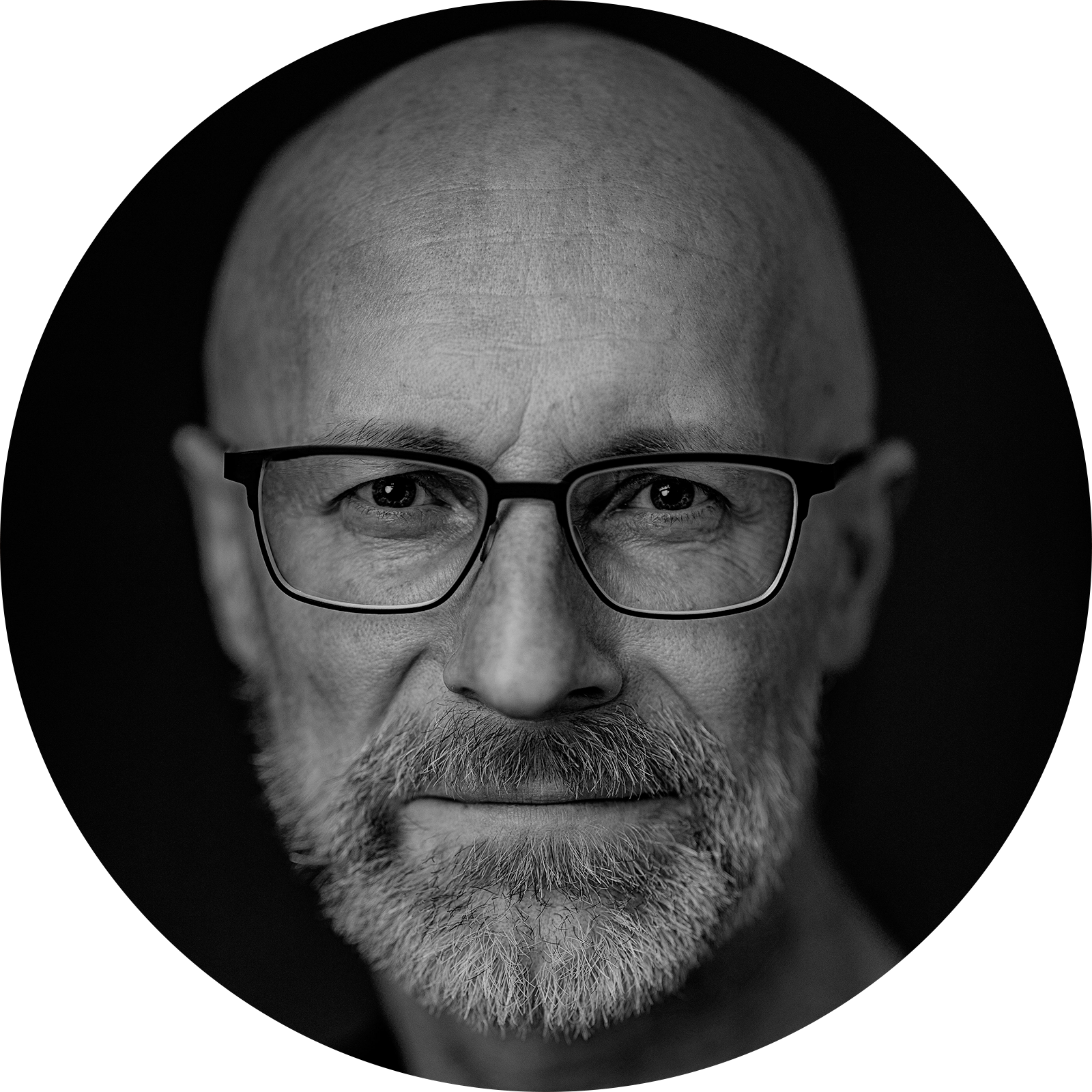 Trefoldighet menighet > Om oss > Kontakt